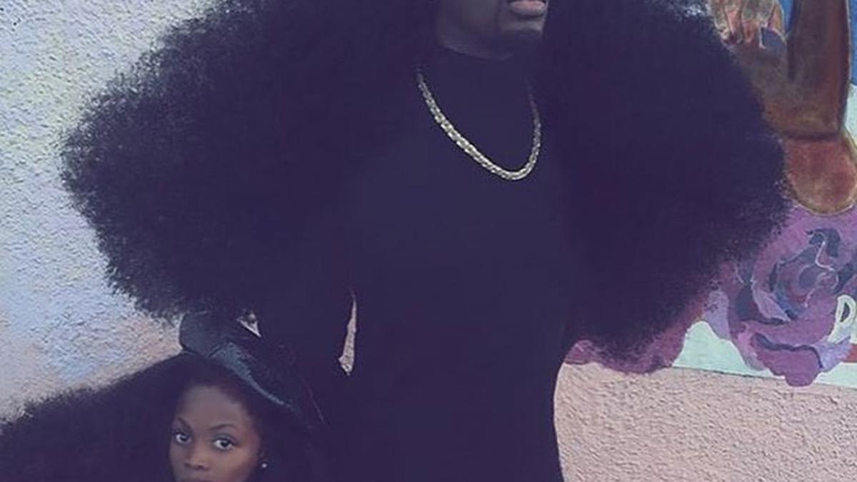 Ayah dan Putrinya Ini Hebohkan Dunia Maya dengan Rambut Supernya