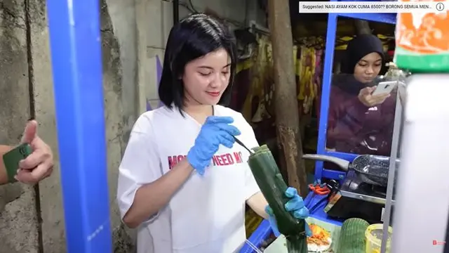 Melati Eks JKT48 Akui Awalnya Malu dan Takut Jualan Nasi Bakar - ShowBiz Liputan6.com