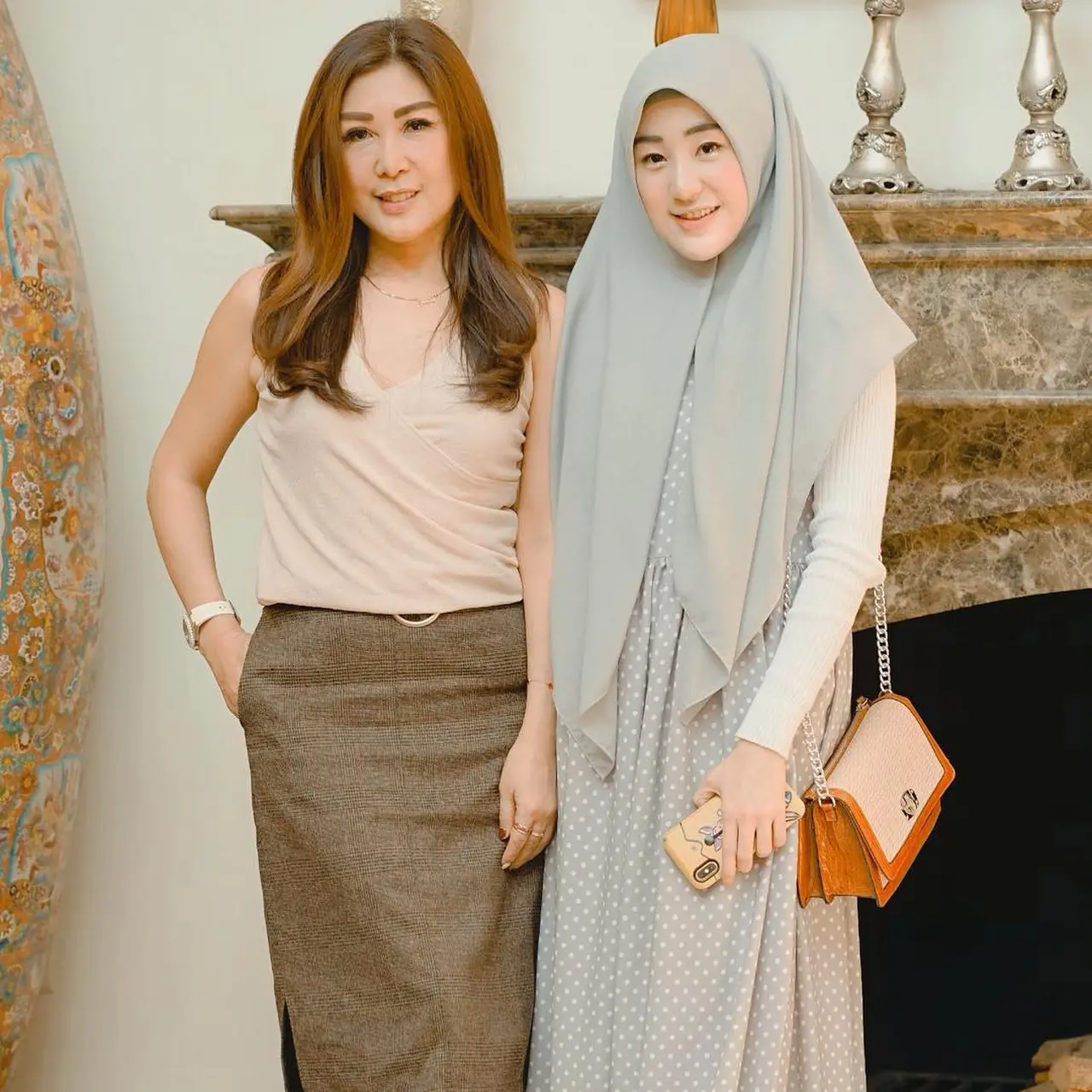 Potret 6 Artis Mualaf Bareng Ibunda, Harmonis Meski Beda Keyakinan ...