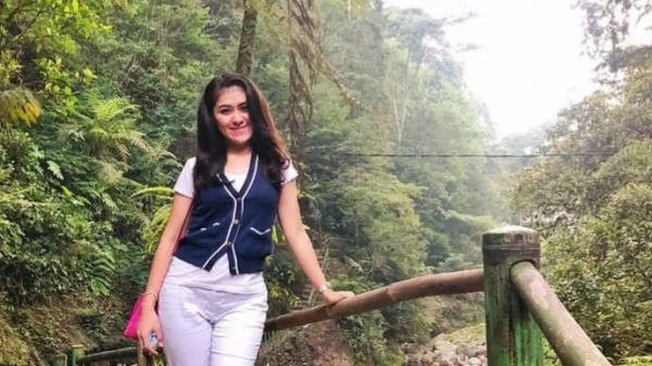 6 Transformasi Ade Bunga Niari, Mantan Istri Pertama Andika Kangen Band - Hot Liputan6.com