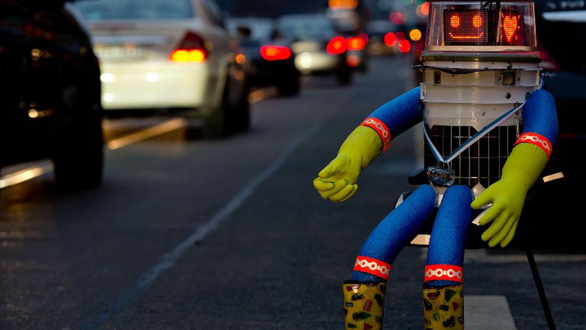 Diserang Aksi Vandalisme, Robot 'Penumpang' Gagal Lintasi AS - Tekno ...