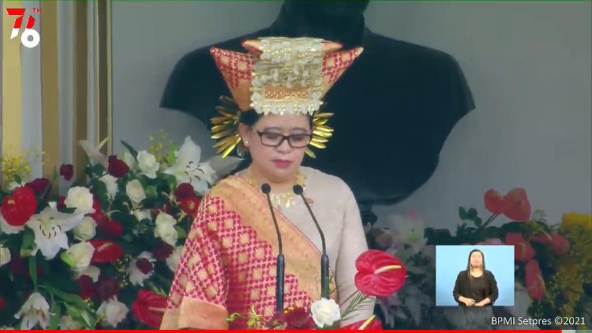Pakai Baju Adat Bundo Kanduang, Puan Maharani Baca Teks Proklamasi di ...