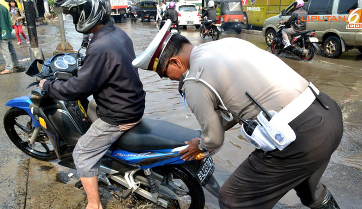 Sisa Banjir di Kawasan Daan Mogot - Foto Liputan6.com
