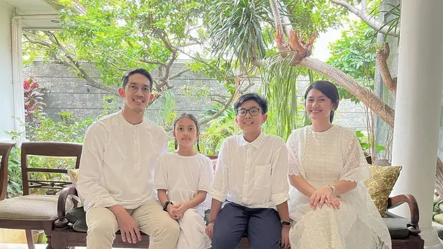 6 Potret Anggur Aulia 'Heart Series' Bareng Suami, Lama Vakum dari ...