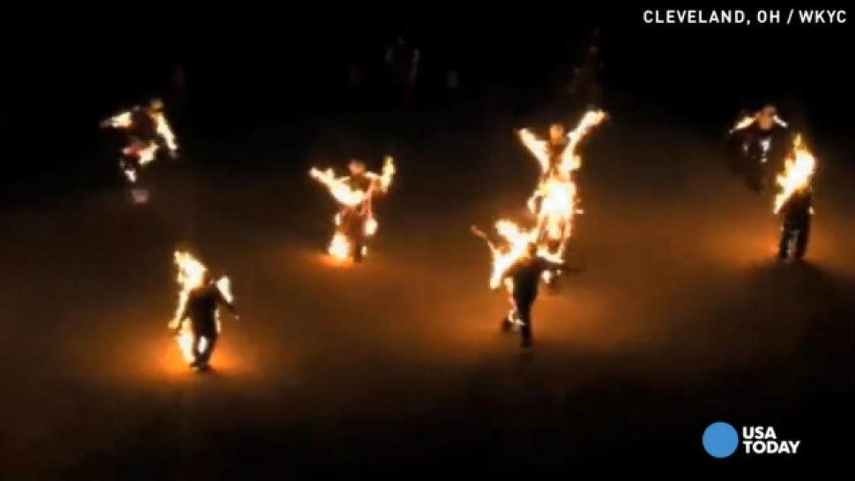 Aksi 21 'Manusia Api' Pecahkan Rekor Dunia - Global Liputan6.com