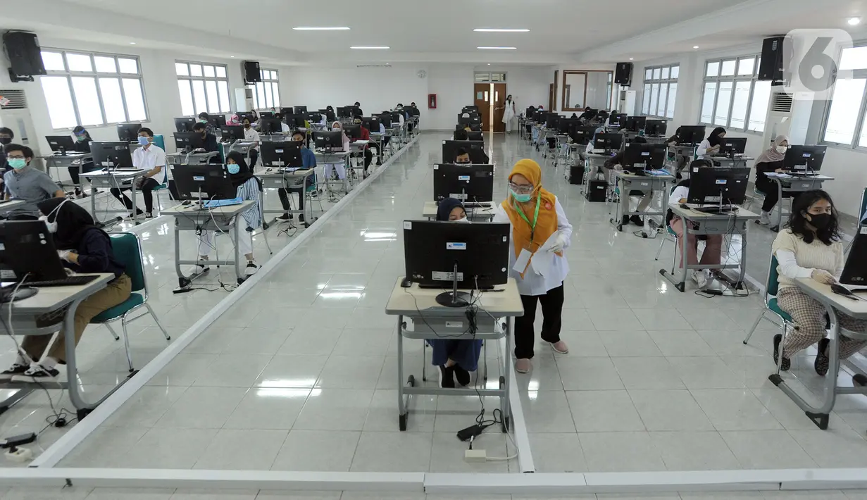 FOTO: Ujian Tulis Berbasis Komputer di Tengah Pandemi COVID-19 - Foto ...