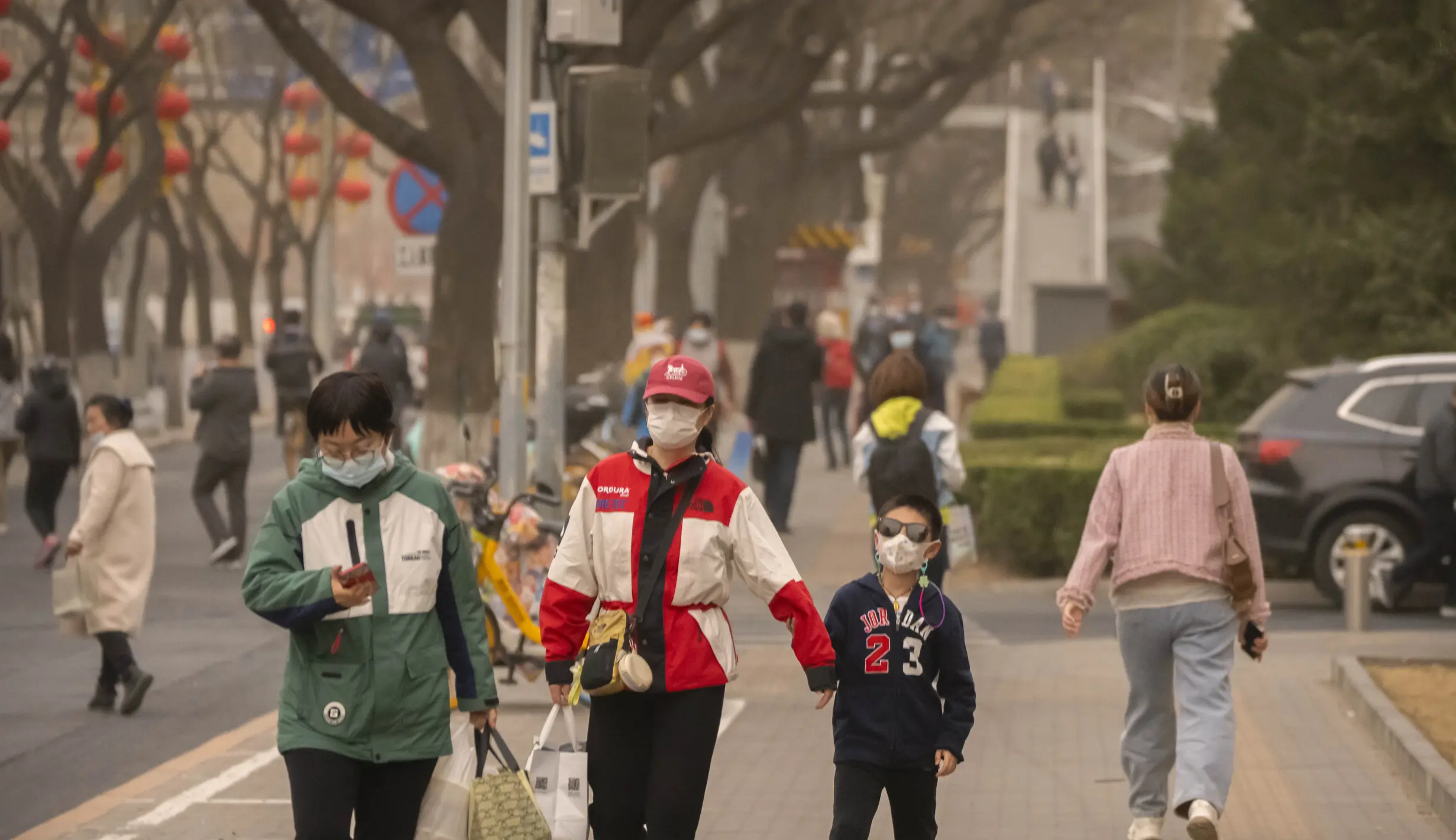 Potret Kota Beijing Diselimuti Badai Debu - Foto Liputan6.com