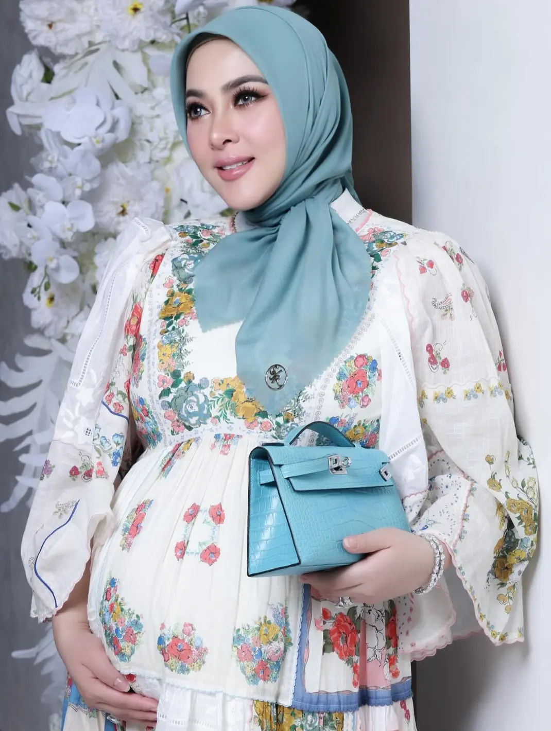 Hamil Besar, Syahrini Bagikan Potret Romantis Bersama Reino Barack ...