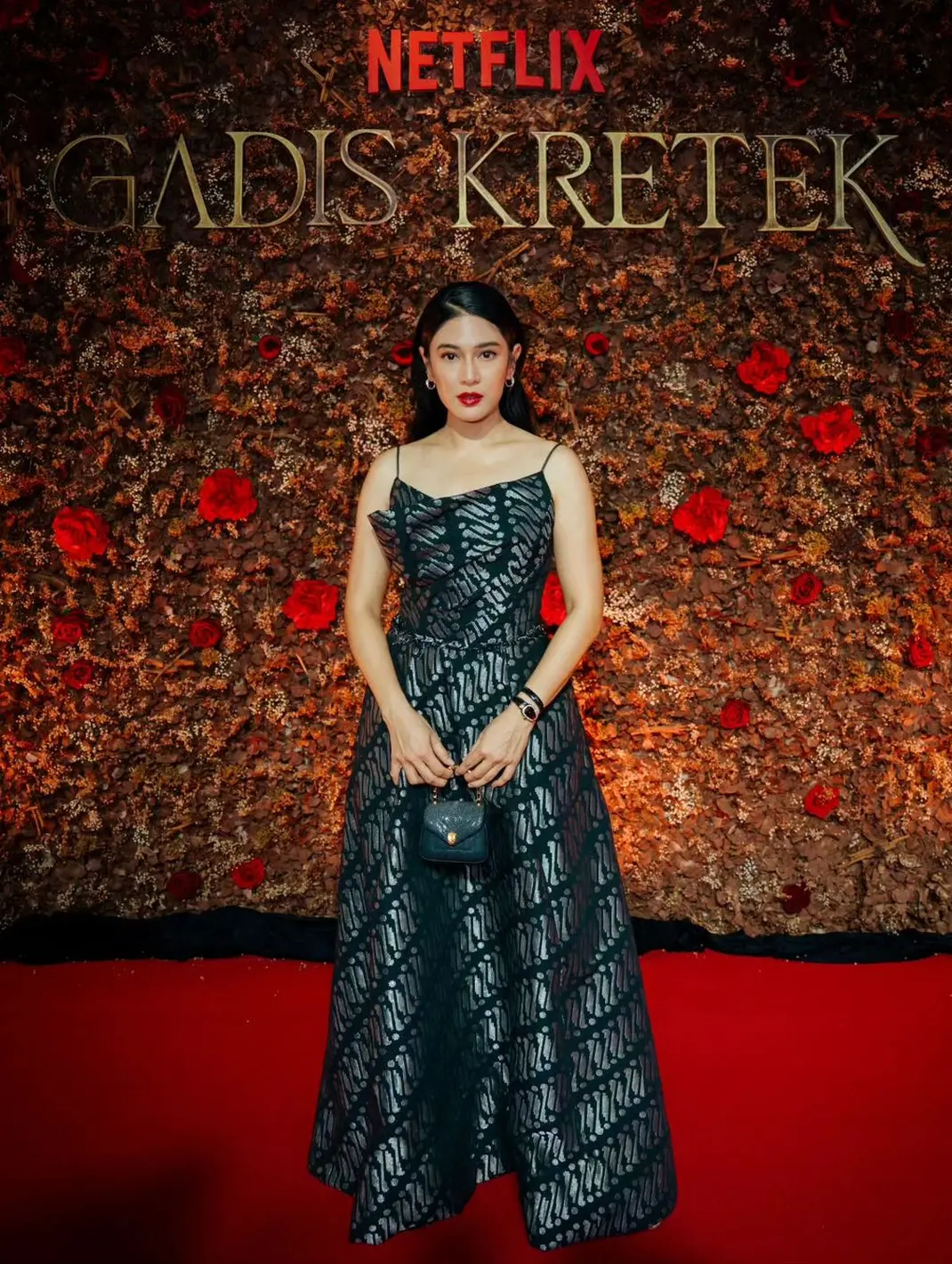 Parade Busana Berwastra Cast Gadis Kretek, Ada Dian Sastrowardoyo, Arya Saloka, hingga Sheila ...