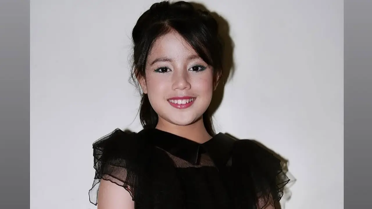 6 Potret Artis Cilik Azkya Mahira, Viral karena Dialog Popo Siroyo di Film Laut Tengah - Hot ...