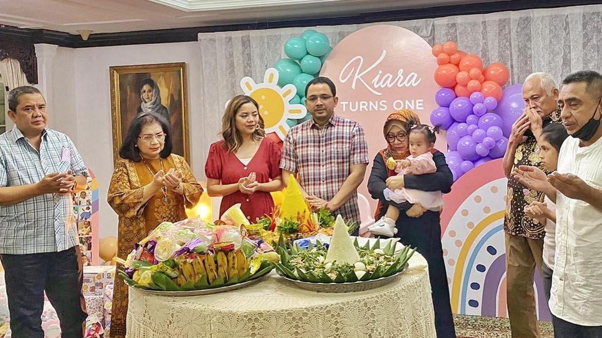 10 Potret Ultah Sederhana Anak Danny Rukmana, Kiara Pilih Jagung ...