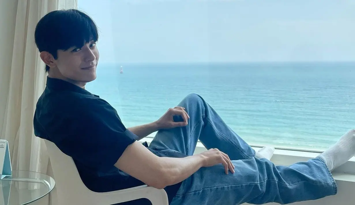 Potret Park Solomon dengan Visual Memikat yang Bikin Meleleh