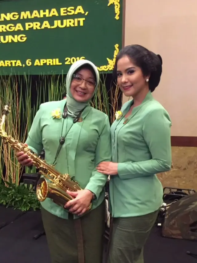 10 Potret Annisa Pohan saat Jadi Ibu Persit, Setia Dampingi AHY - Hot Liputan6.com