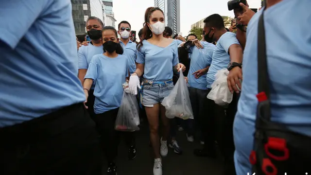 Aksi Beda Cinta Laura saat Muncul Citayam Fashion Week, Pilih Punguti Sampah Sambil Berorasi ...
