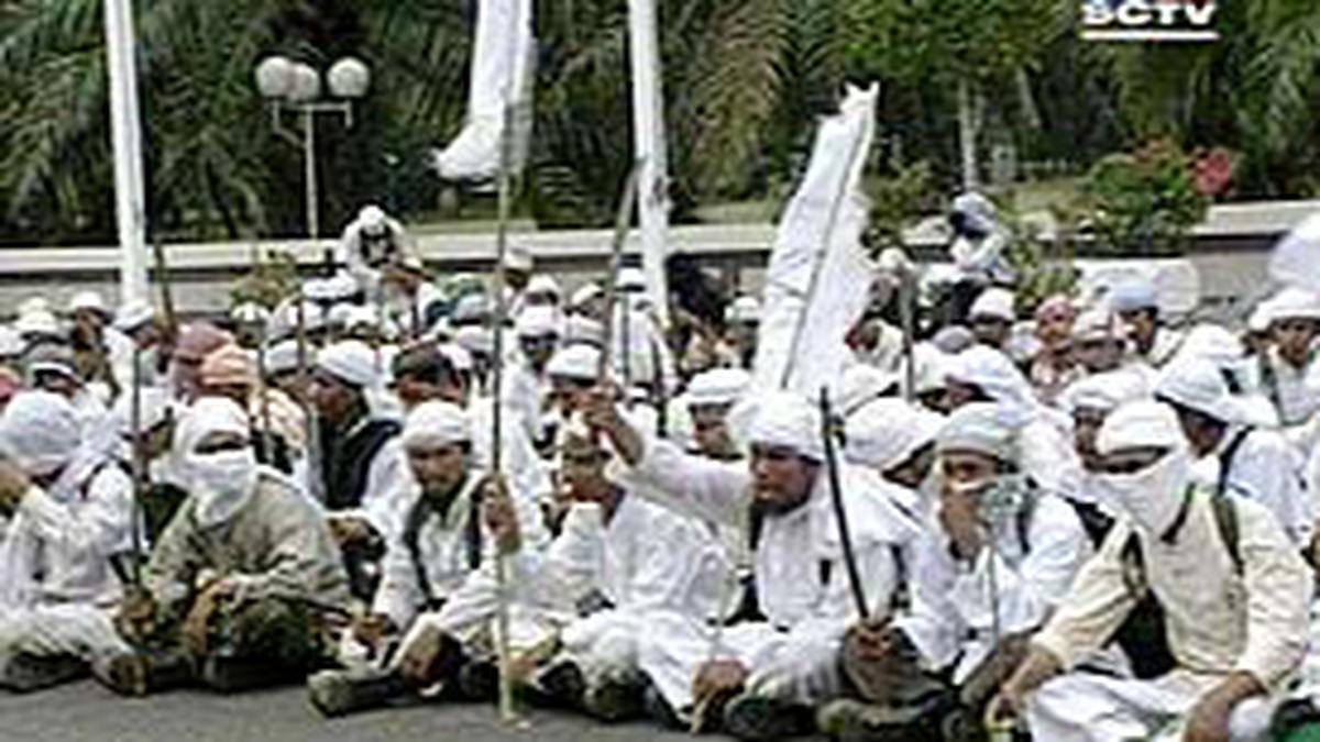 Sejumlah Laskar di Indonesia Diminta Membubarkan Diri