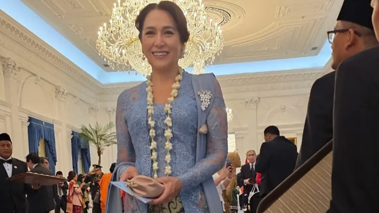 6 Potret Kartika Sari Dewi Soekarno Berkebaya Biru Hadiri HUT RI di ...