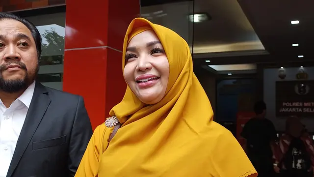 Roro Fitria Serahkan Bukti Terkait Kasus Pencurian yang Dialaminya, Klaim Rugi hingga Rp300 Juta ...
