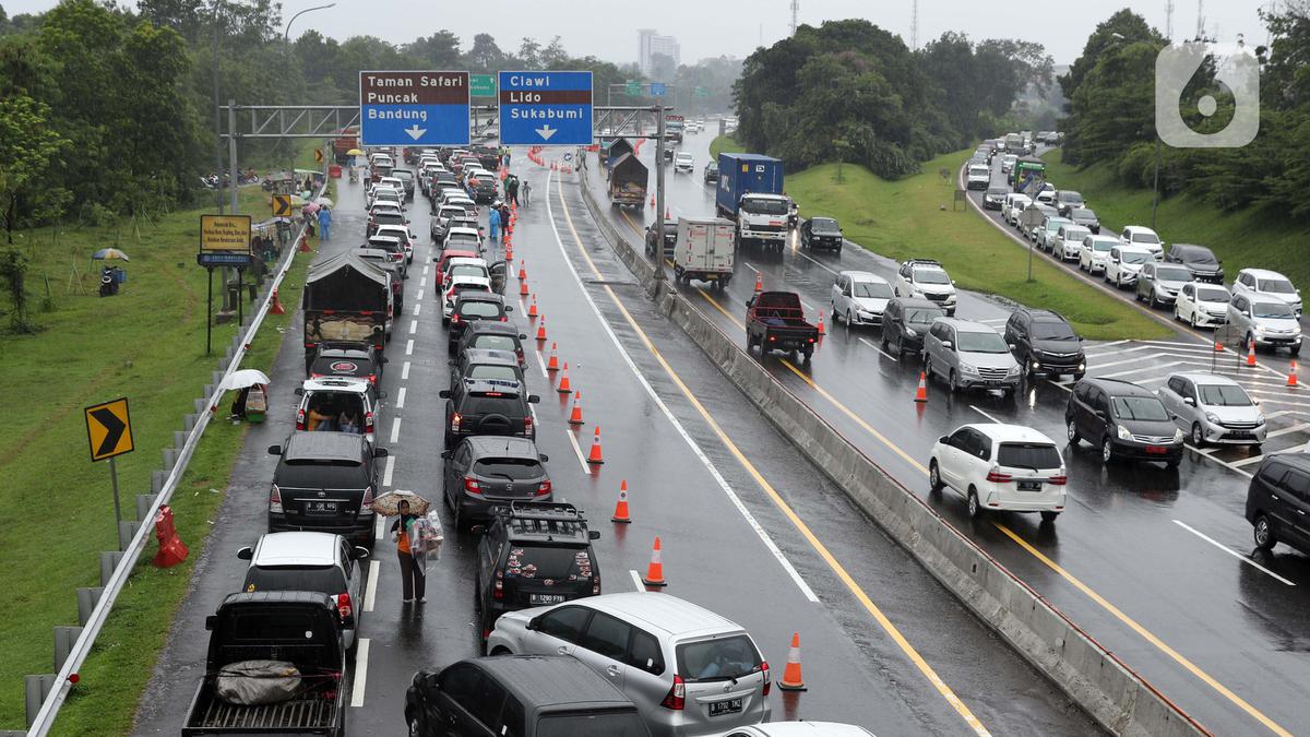 Arus Lalu Lintas di Puncak Bogor pada Hari Kedua 2021, Lancar - News Liputan6.com