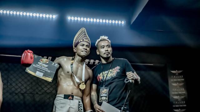 Sukses di ONE, Golden Boy Gelar Baku Hantam Championship