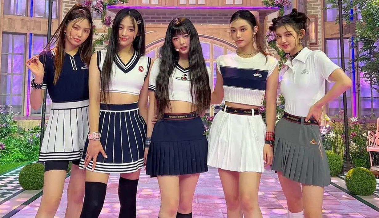 Outfit Member Girl Group NewJeans di Acara Musik Ini Curi Perhatian ...