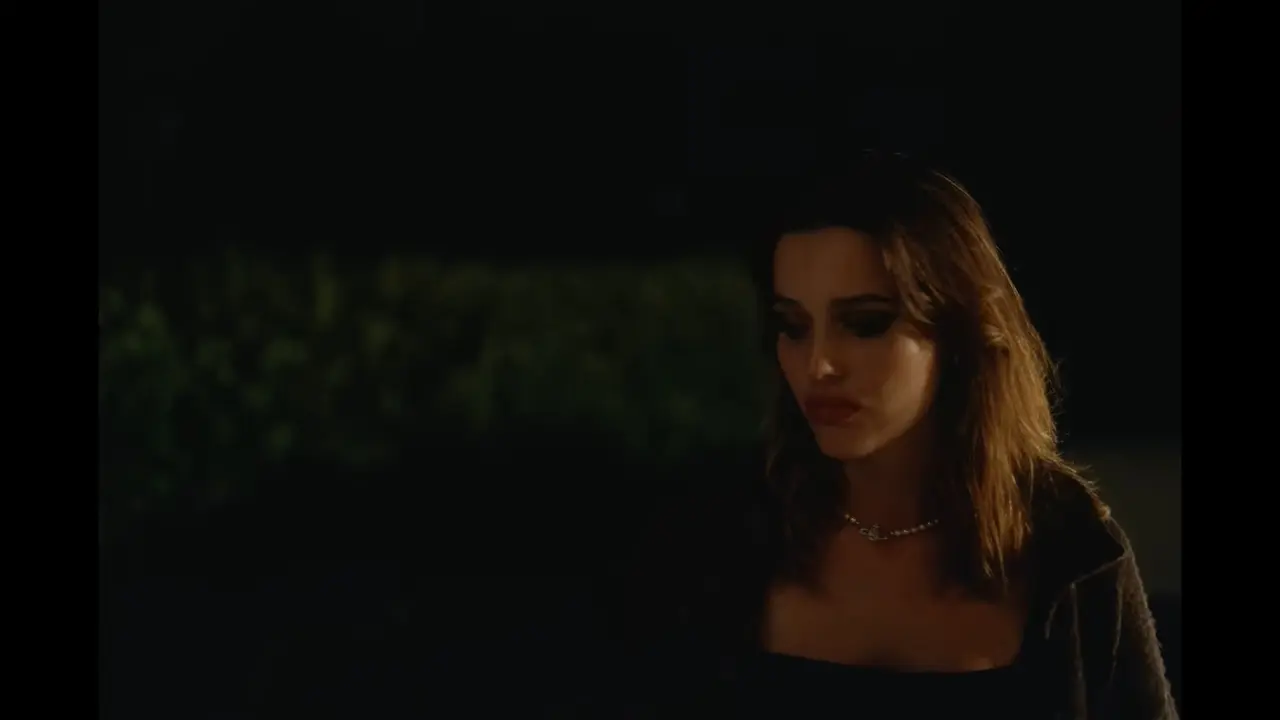 Intip Pesona Ruby Sear Sosok Pacar V BTS di MV FRI(END)S, Ternyata ...