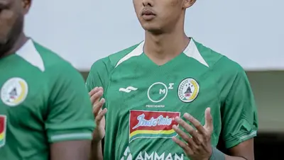 Potret Cantik Shafira Ika Putri Beraksi di Lapangan Menggiring Si Kulit Bundar - Ragam Bola.com