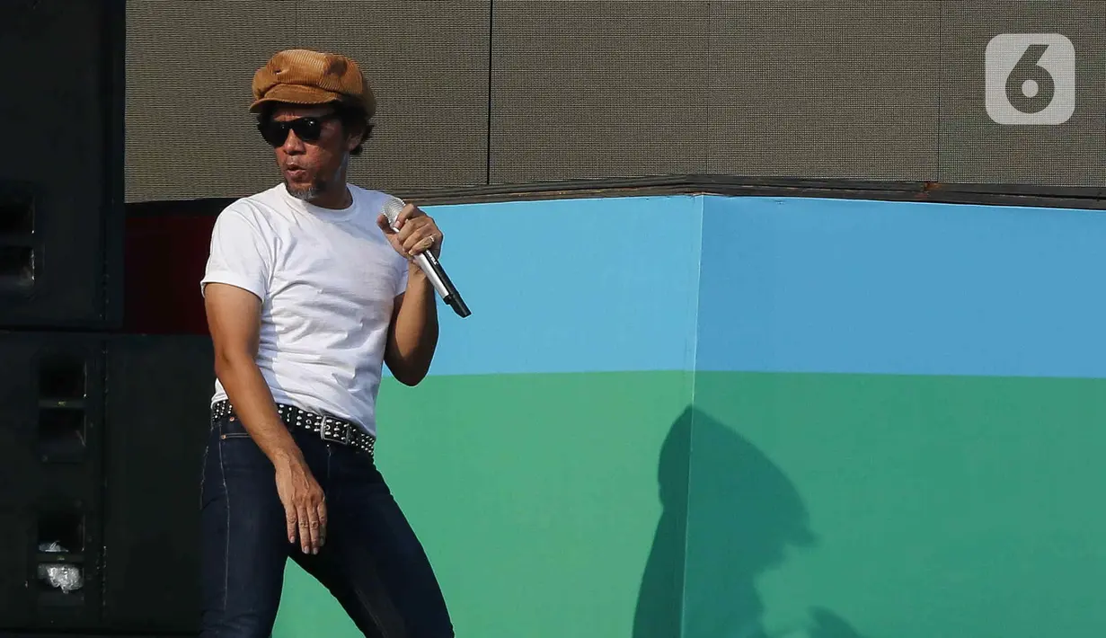 Aksi The Upstairs di Panggung Soundrenaline 2022 - Foto Liputan6.com