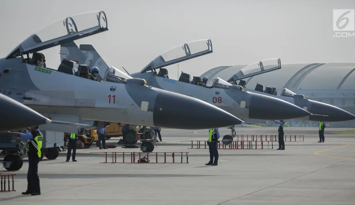 FOTO: KSAU, KSAD, dan KSAL Joy Flight Naik Sukhoi SU-30 - Foto Liputan6.com