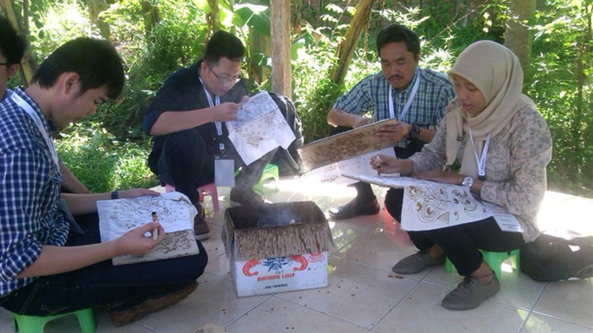 Sempat Terpuruk, Begini Perjalanan Desa Batik Giriloyo yang Kini ...