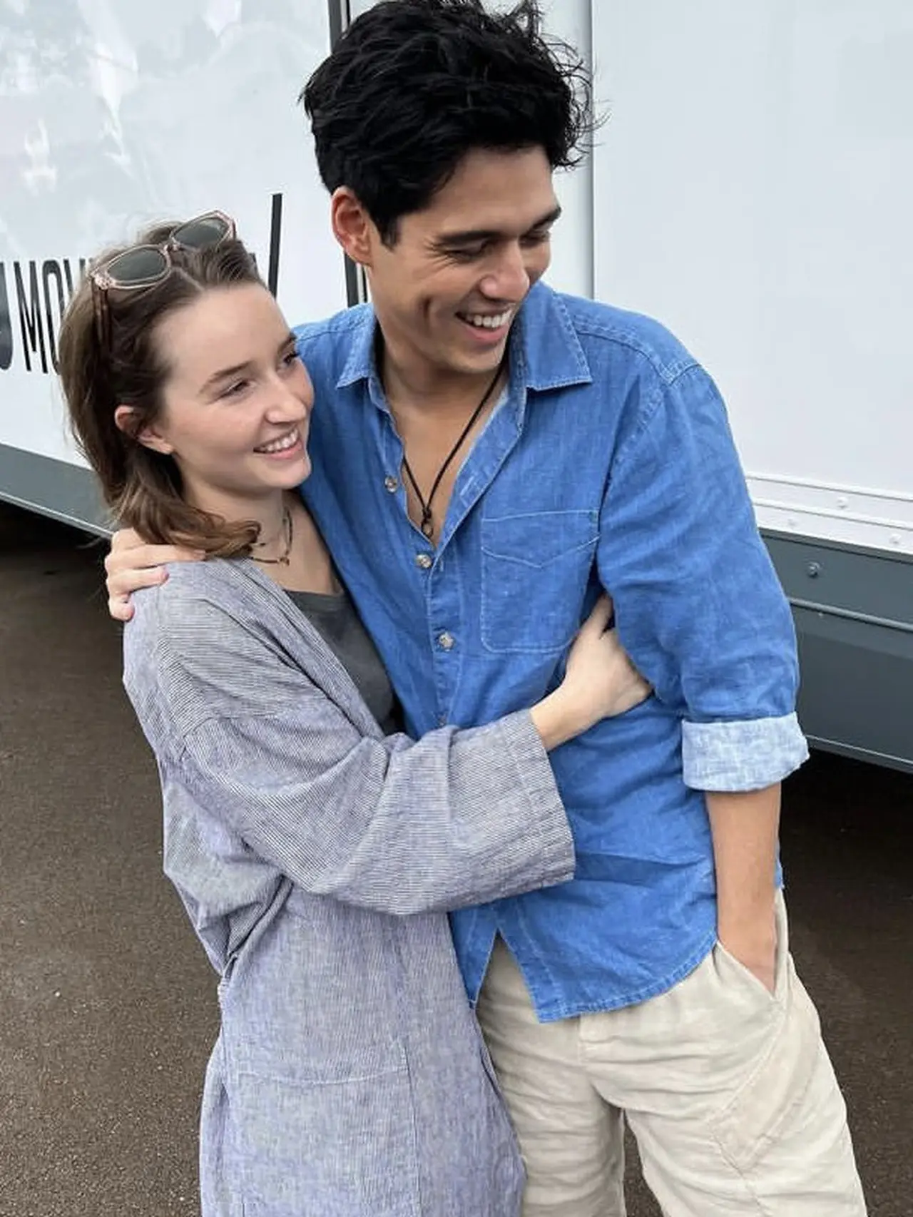 6 Gaya Padupadan Kemeja Maxime Bouttier Mantan Kekasih Prilly ...