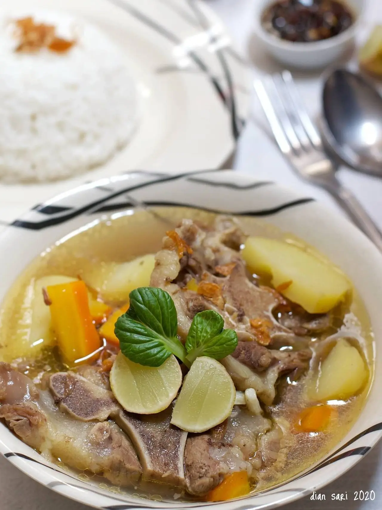 Resep Praktis Sop Buntut Sapi Kuah Bening - Food Fimela.com