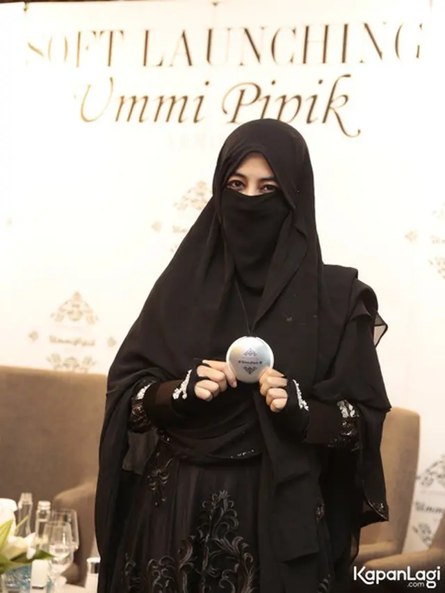 Perjalanan Hidup Umi Pipik, Mantan Model yang Kini Tampil Elegan dengan ...