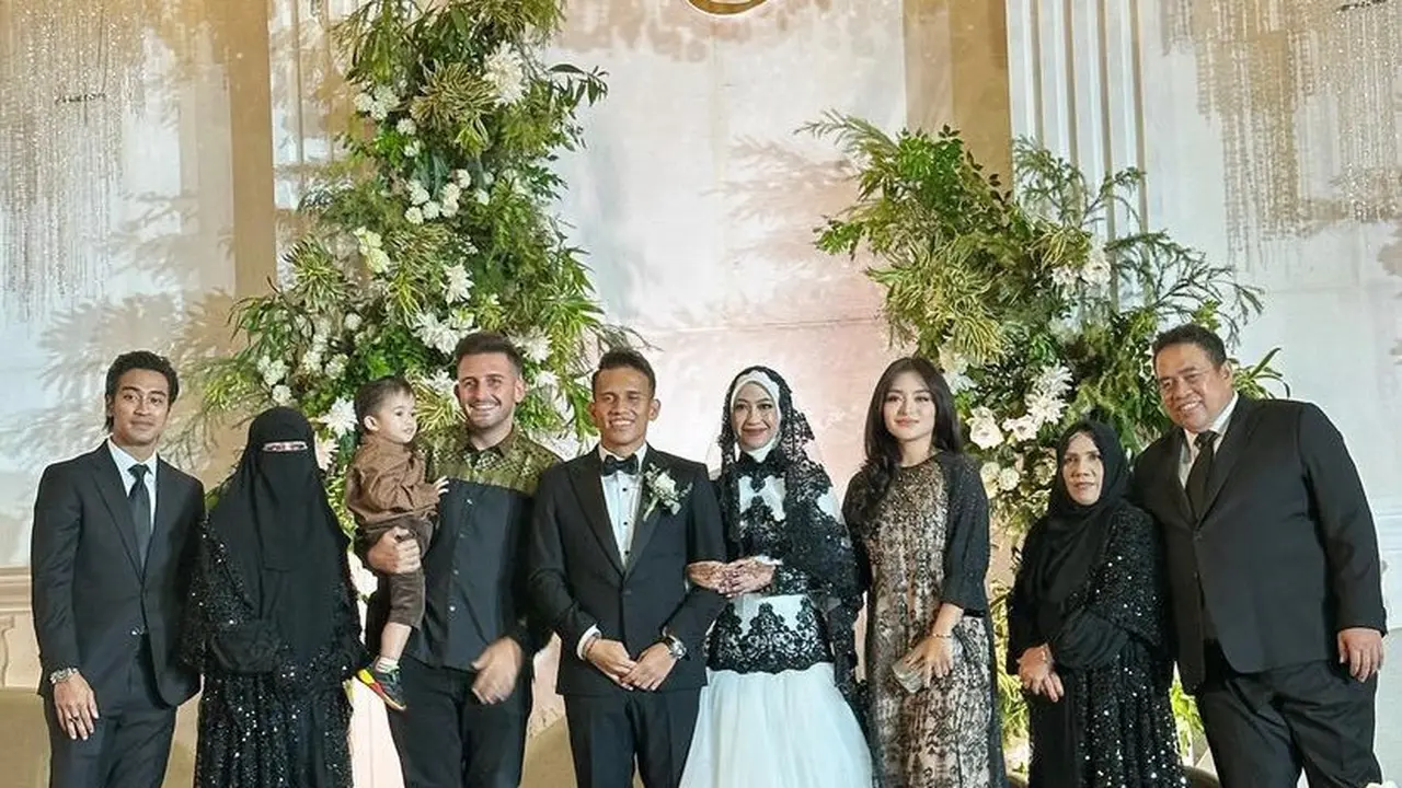 Ivan Gunawan Bicara soal Desain Gaun Pengantin Adiba Khanza yang ...