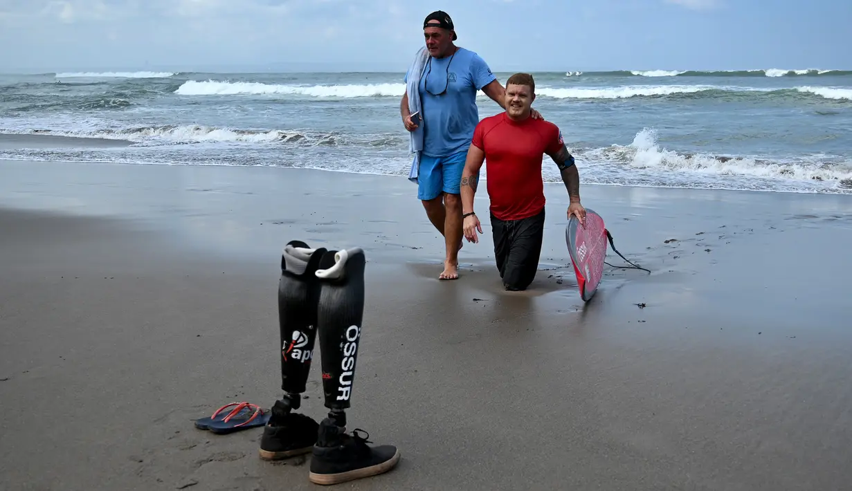 FOTO: Peselancar Disabilitas Dunia Adu Keahlian di Pantai Bali - Foto ...
