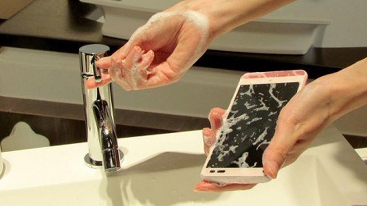 Anti Bakteri, Ponsel Ini Dapat Dicuci dengan Sabun - Citizen6 Liputan6.com