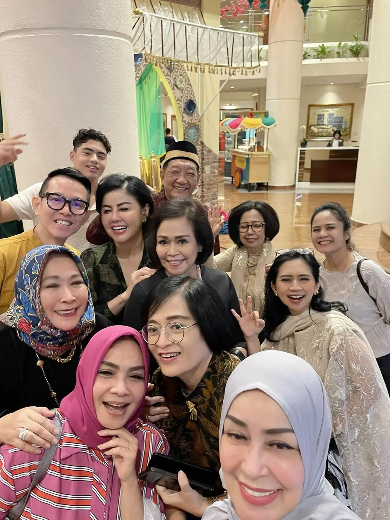 Rieta Amilia Bukber bareng Bestie, Lihat Circle Ibunda Nagita Slavina ...