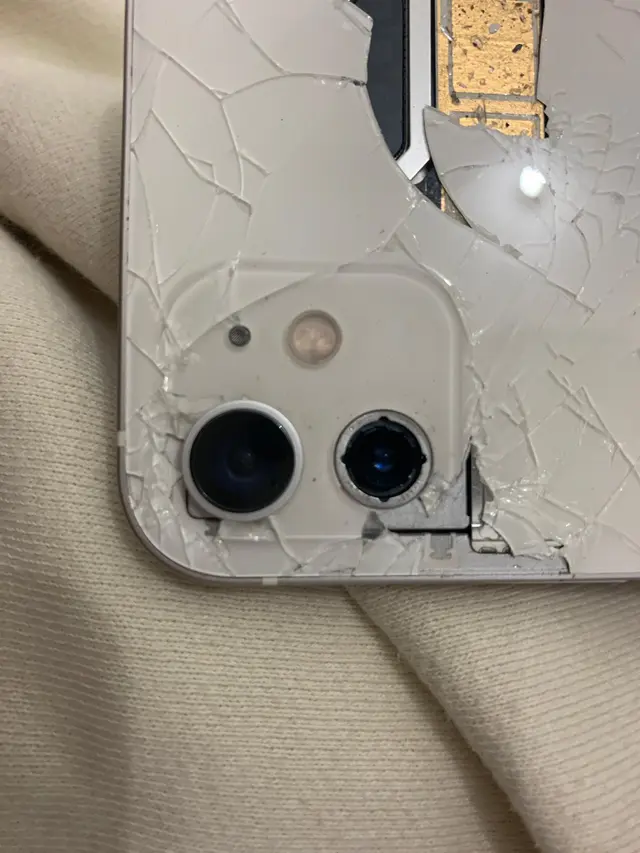 6 Potret Apes HP iPhone Retak Bikin Prihatin, Rogoh Kocek dalam untuk ...