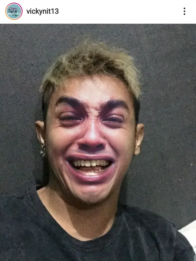 Vicky Nitinegoro Lelang Keperjakaan, Warganet: Ditukar Risol dan Bakwan ...