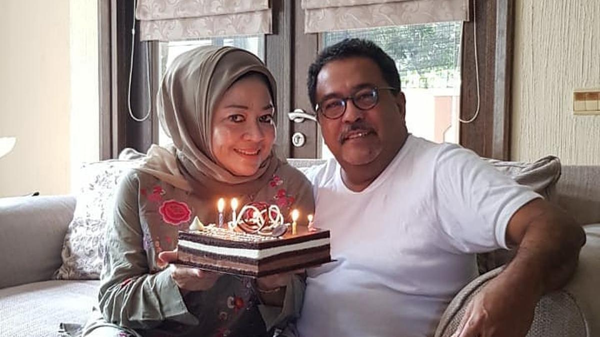 Genap 32 Tahun Nikah, Intip Potret Harmonis Rano Karno dan Istri ...