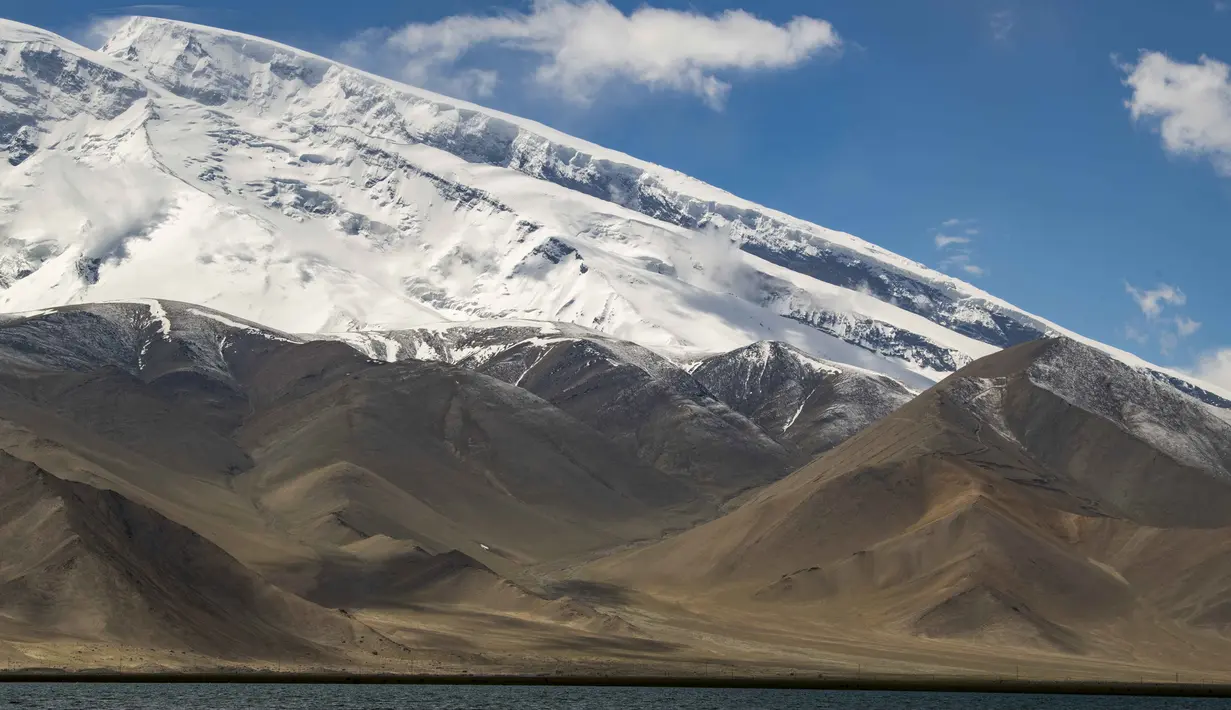 FOTO: Keindahan Panorama Alam Daerah Otonom Uighur - Foto Liputan6.com