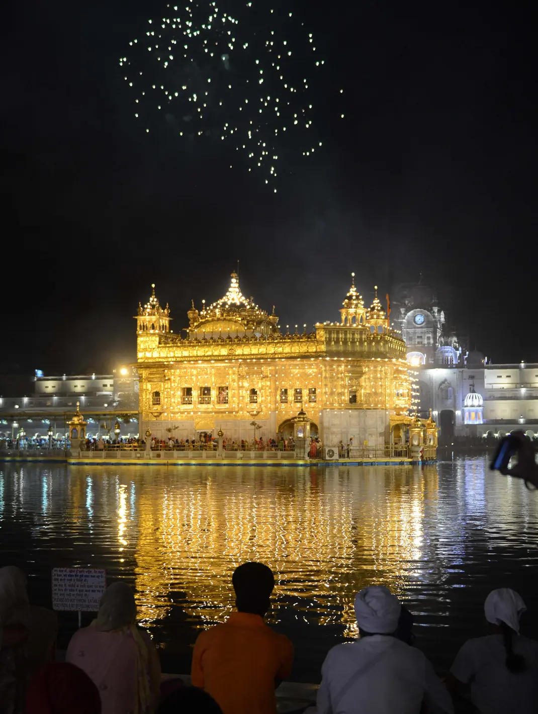 FOTO: Keindahan Kuil Emas Saat Perayaan Ulang Tahun Guru Sikh - Foto ...