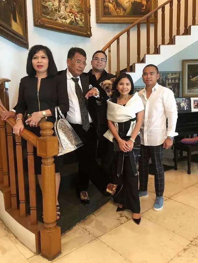 6 Transformasi Rumah Hotman Paris Dulu Vs Sekarang, Kini Bak Istana