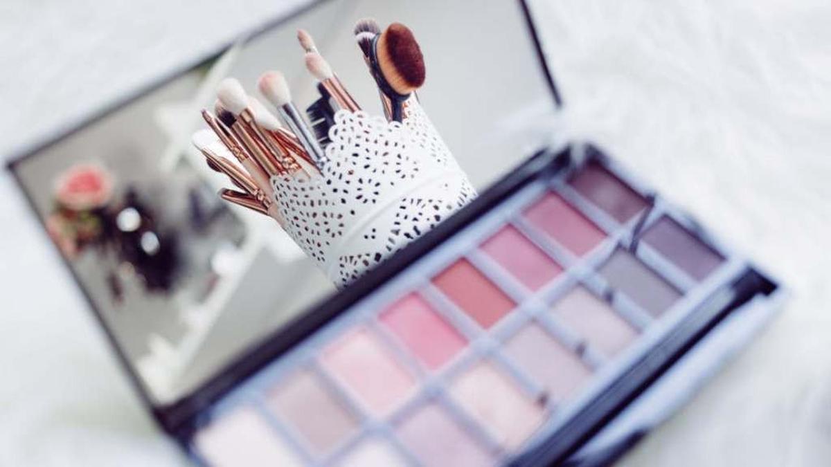 Trends: Warna-warna Eye Shadow yang Biasa Dipakai Perempuan - Beauty ...