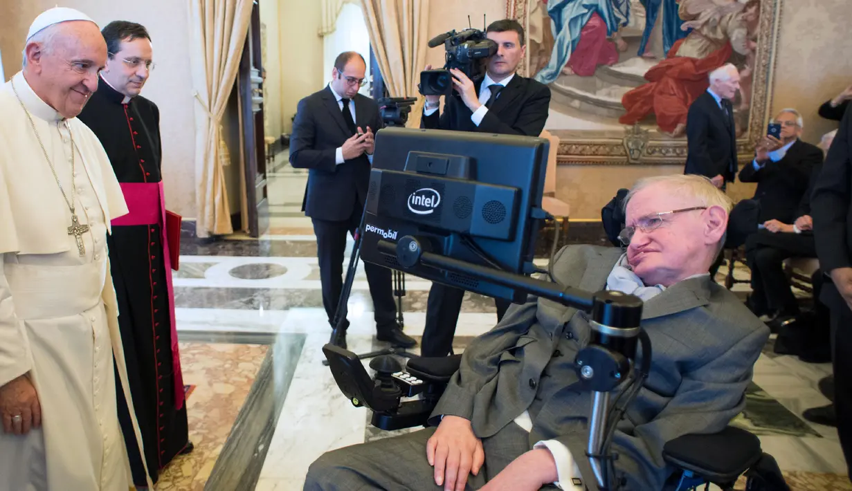FOTO: Mengenang Momen Kebersamaan Stephen Hawking dengan Tokoh Dunia ...
