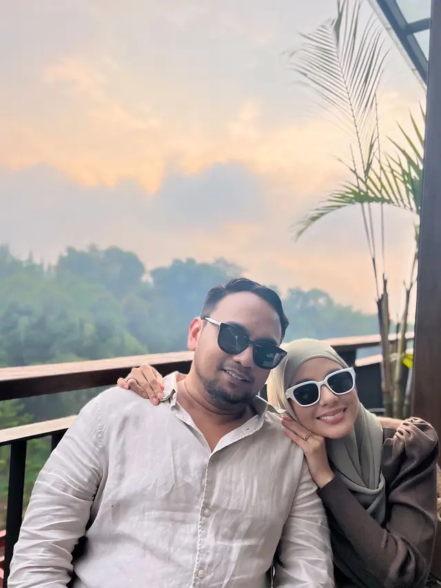 5 Potret Mesra Bebi Romeo dan Meisya Siregar, Sudah 20 Tahun Bersama ...