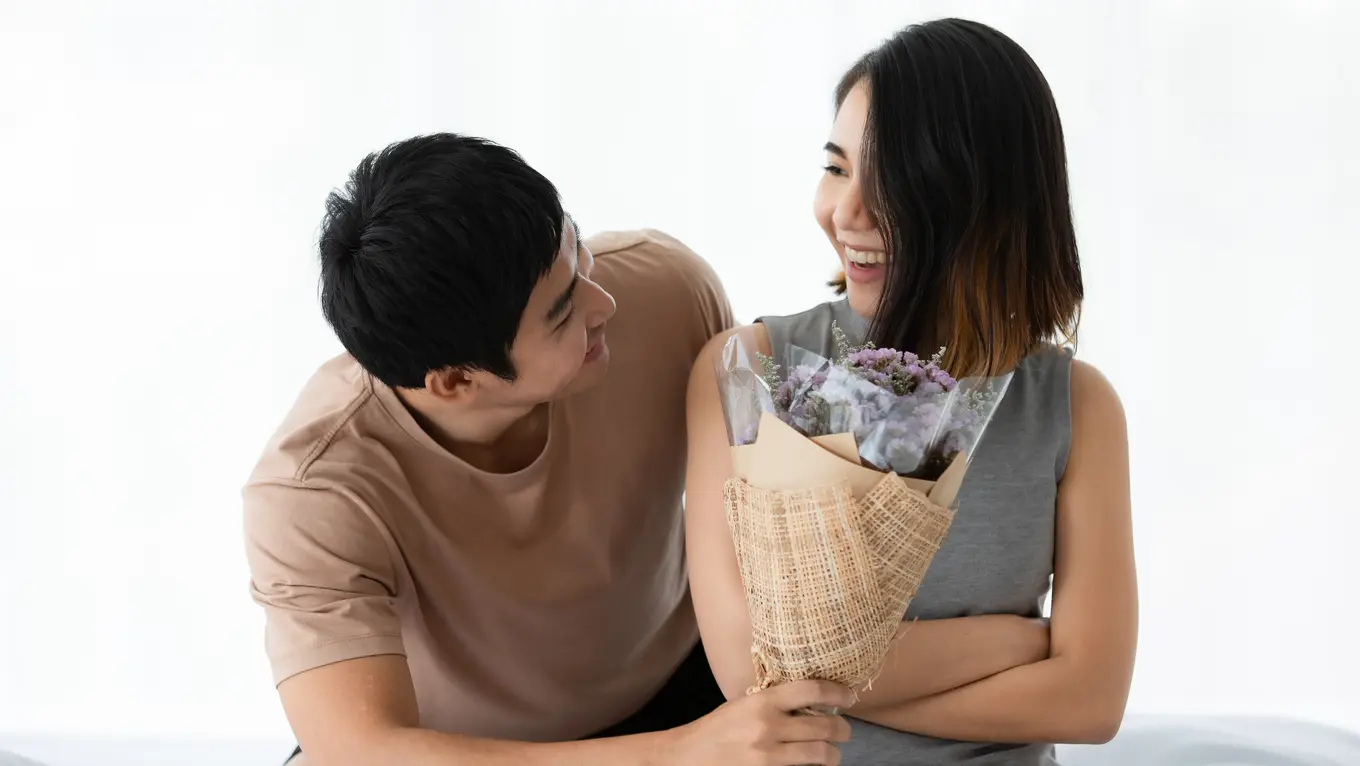 5 Perubahan Sikap Ini Tanda Pria Jatuh Cinta Padamu - Relationship Fimela.com