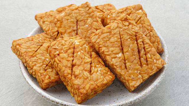 Apa itu Tempe Mendol Khas Jawa Timur? Cek Di Sini - Food Fimela.com