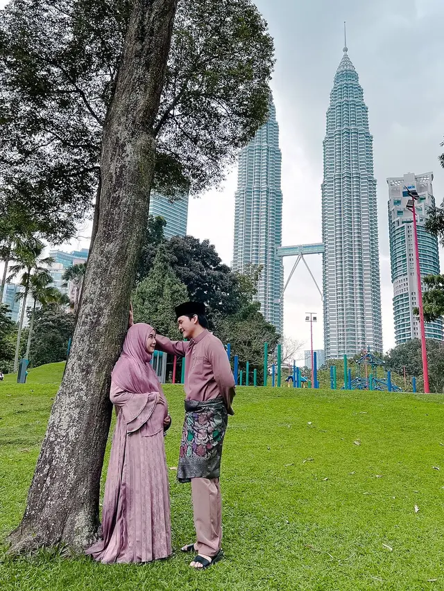 8 Momen Anisa Rahma dan Anandito Dwis Babymoon di Malaysia, Pamer Kemesraan - Hot Liputan6.com