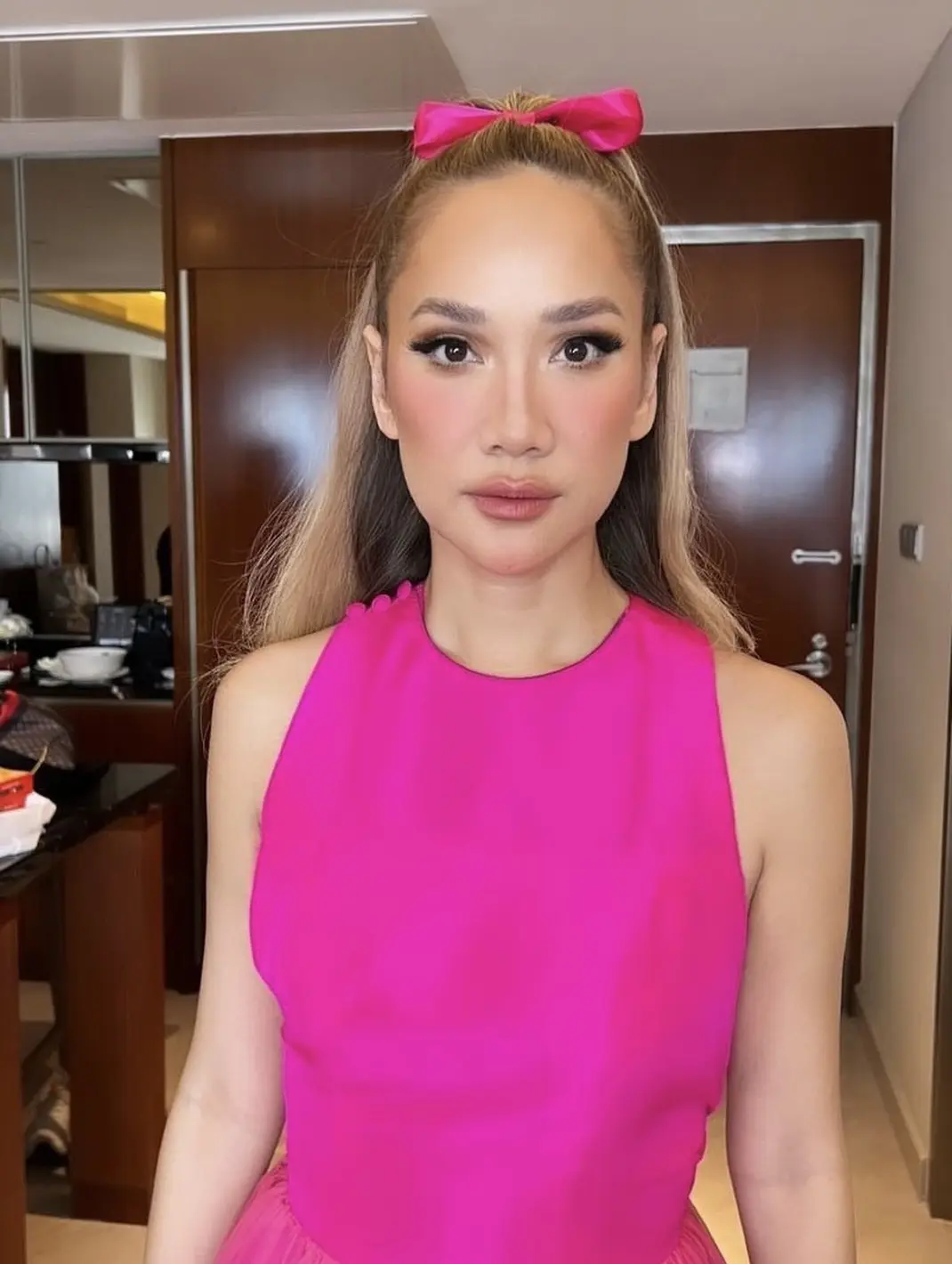 6 Gaya Bunga Citra Lestari Dibalut Mini Dress Pink, Tampil Layaknya ...