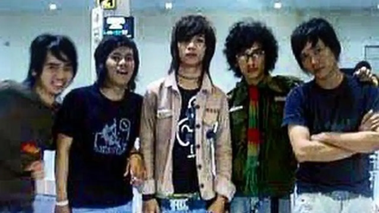 Dari Gaya Rambut Poni Lempar Hingga Rapi, Ini 7 Potret Jadul D'Masiv ...